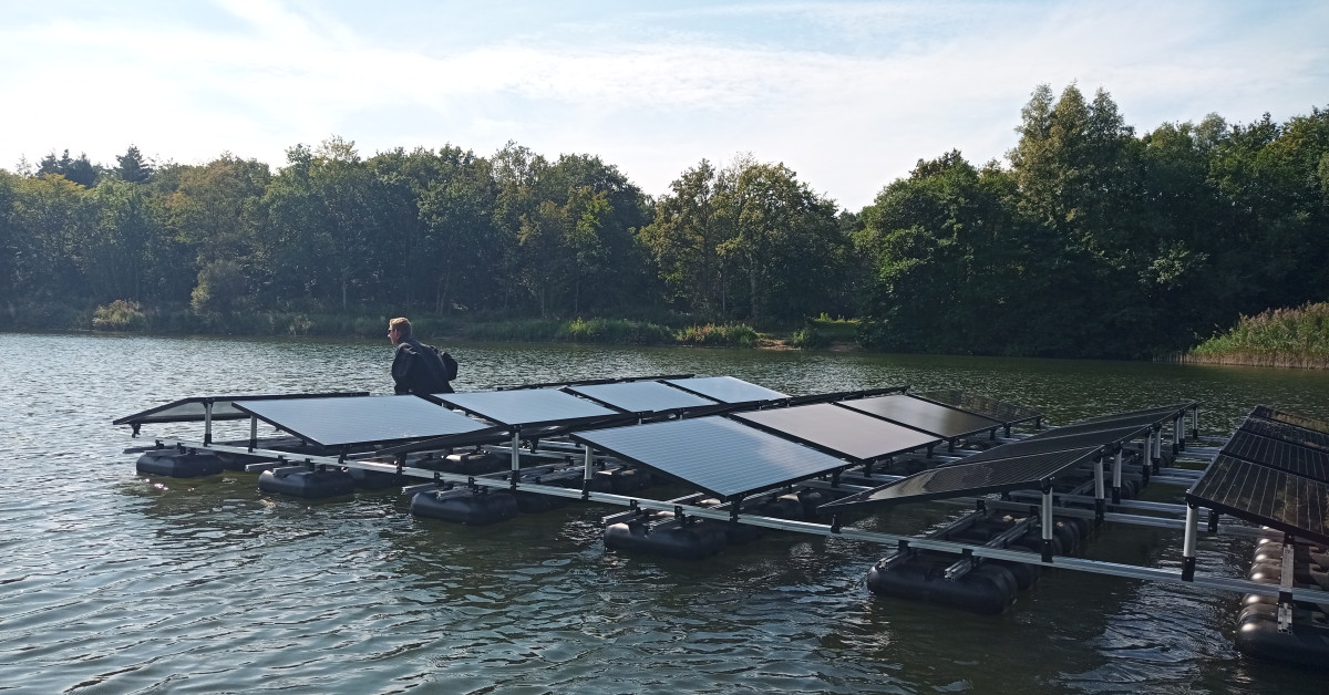Consortium onderzoekt natuurinclusief gebruik van drijvende zonnepanelen | Nederlands Instituut ...